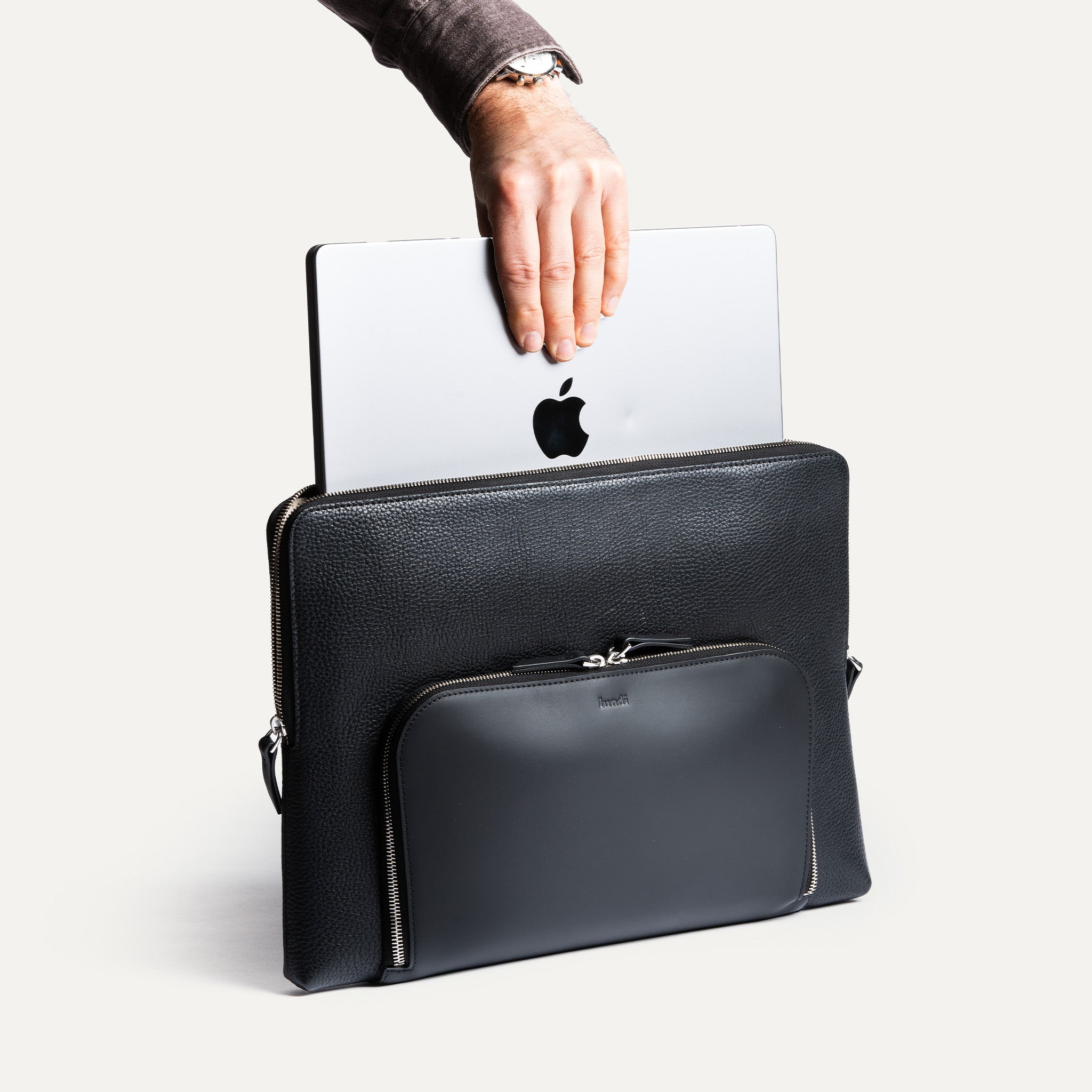 Pochette en cuir grainé pour ordinateur 13 à 16 pouces ANNA | lundi